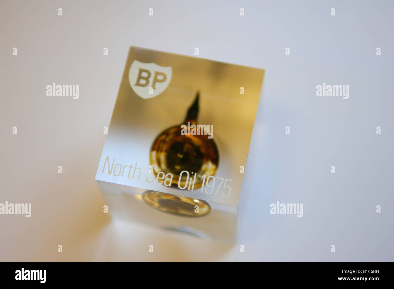 A sample of the first oil extracted from the North Sea in 1975 Stock ...