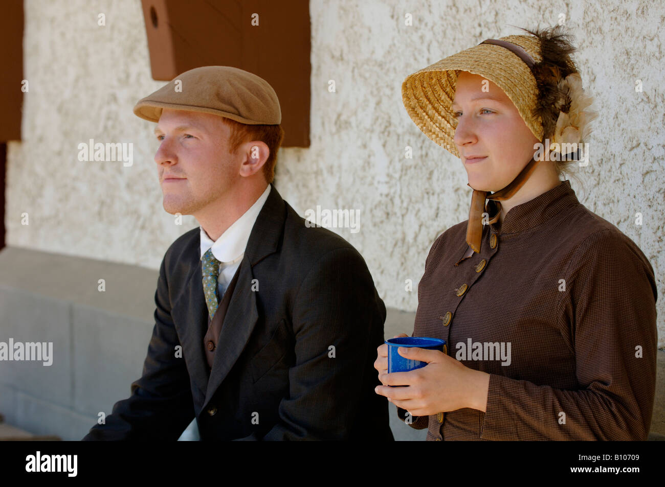 Adult pioneer couple hi-res stock photography and images - Alamy