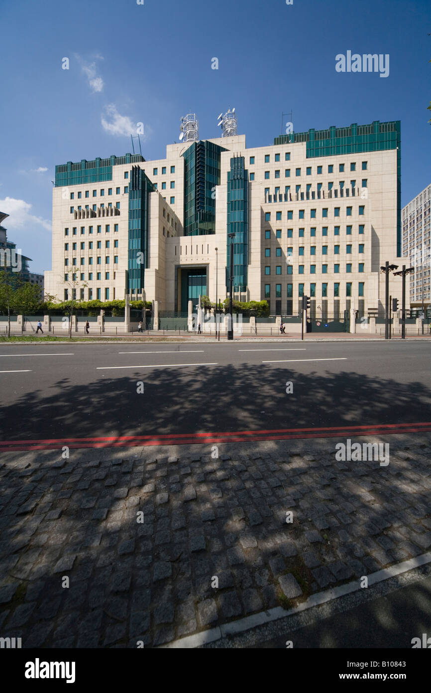 Mi6 building british secret hi-res stock photography and images - Alamy