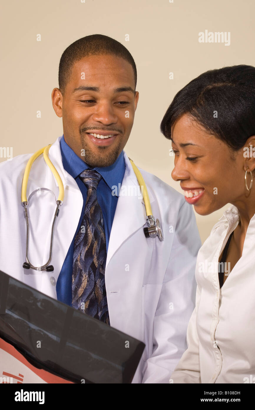 Hospital patient family hi-res stock photography and images - Alamy