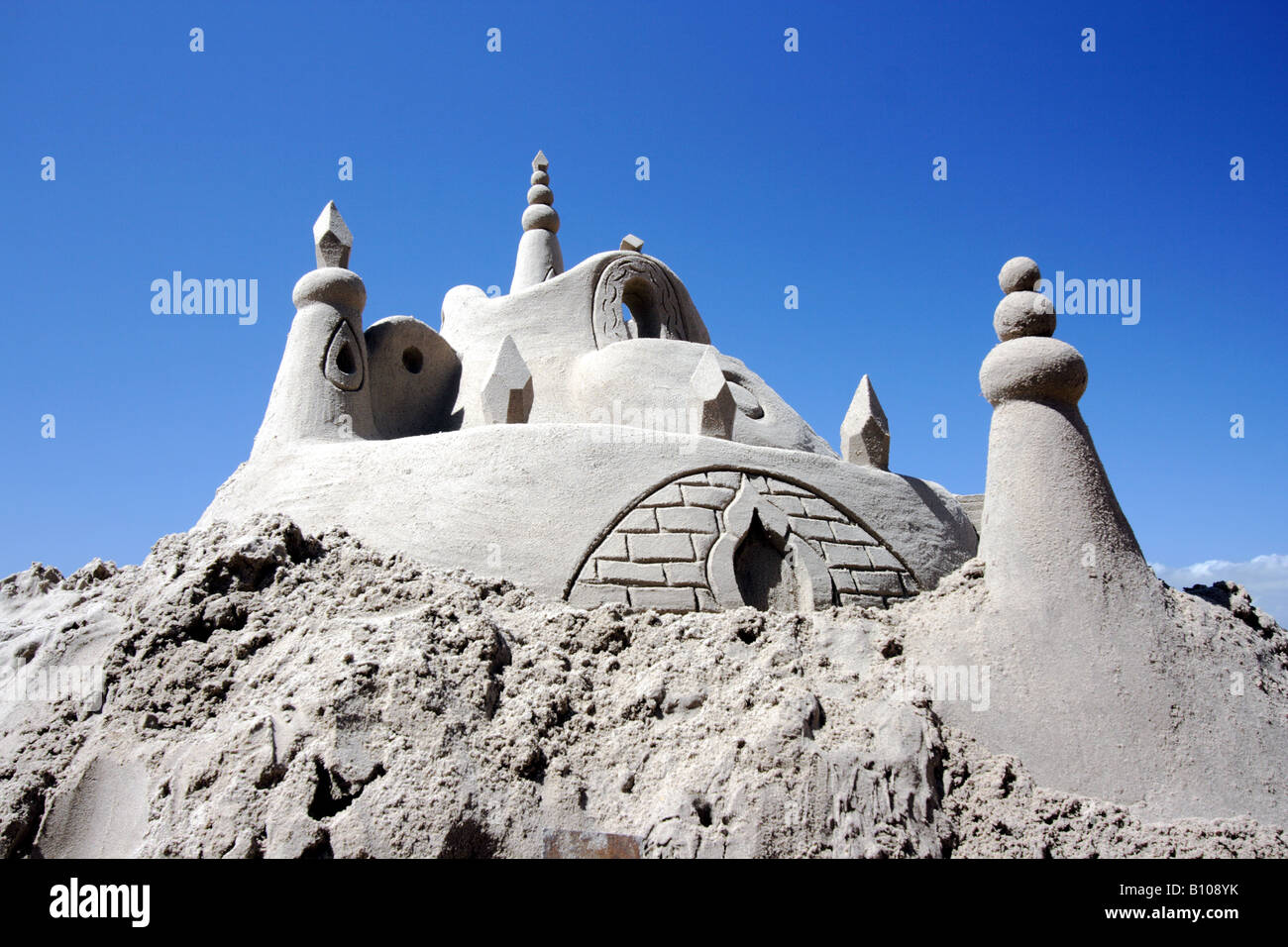 Sand castle mold hi-res stock photography and images - Alamy