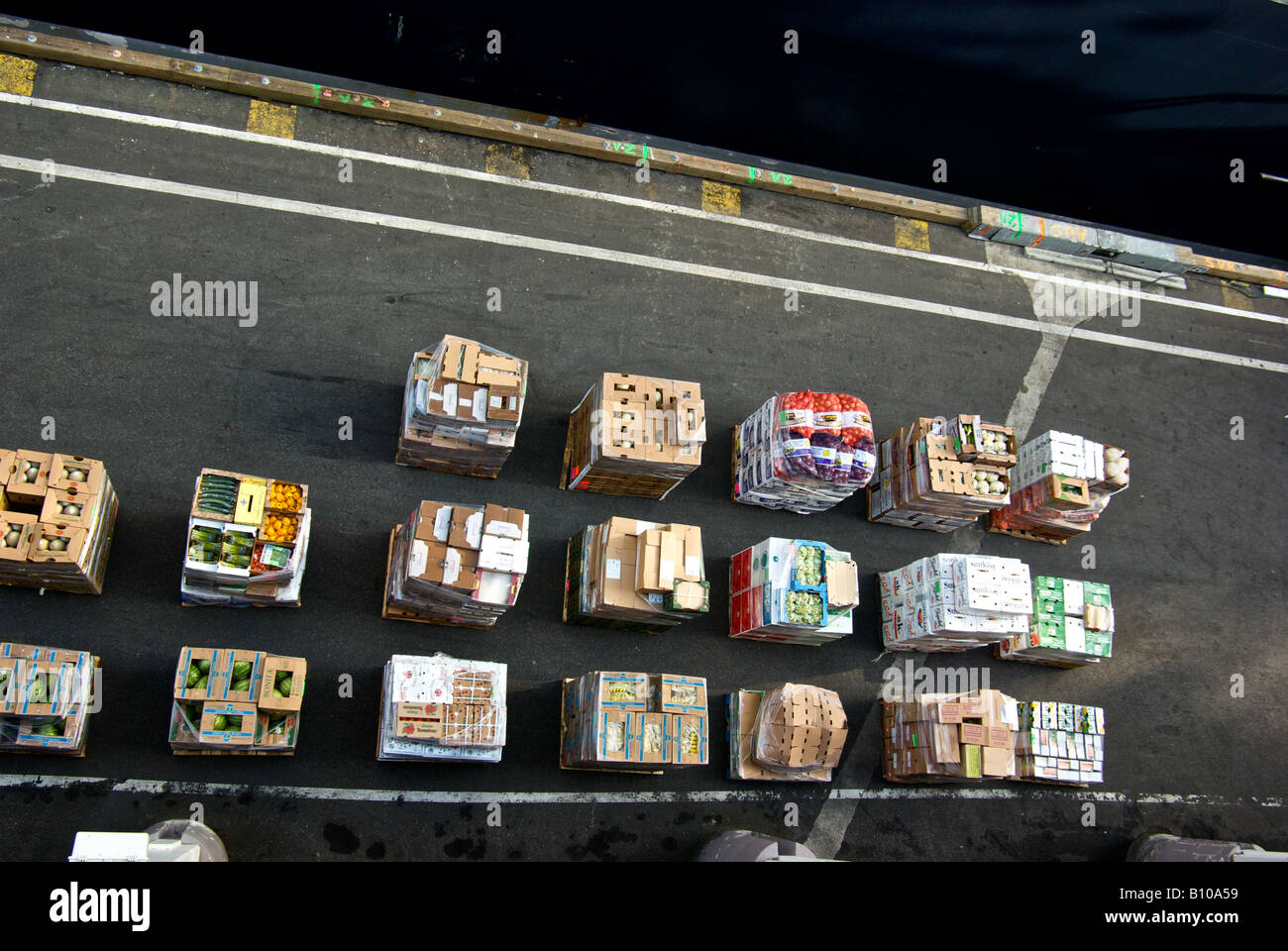 Cruise ship food supply hi-res stock photography and images - Alamy