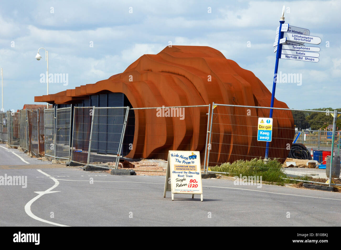 Littlehampton East Beach Cafe Stock Photo - Alamy