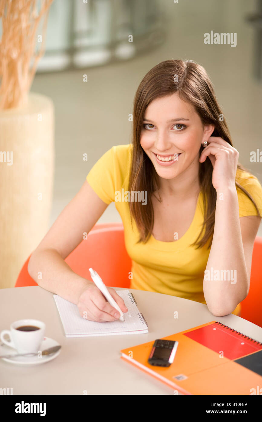 Writing tables hi-res stock photography and images - Alamy