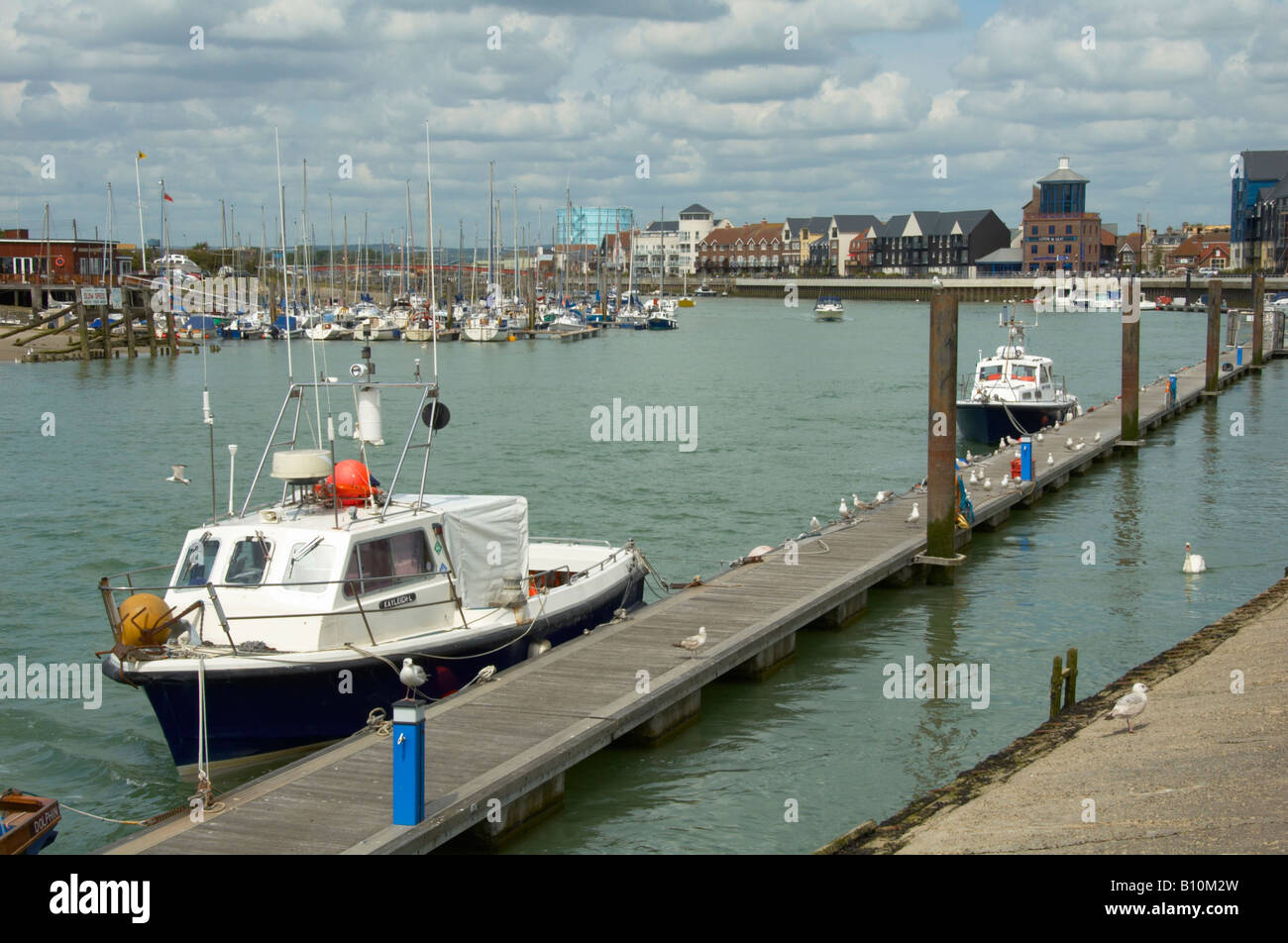 Littlehampton harbour boats hi-res stock photography and images - Alamy