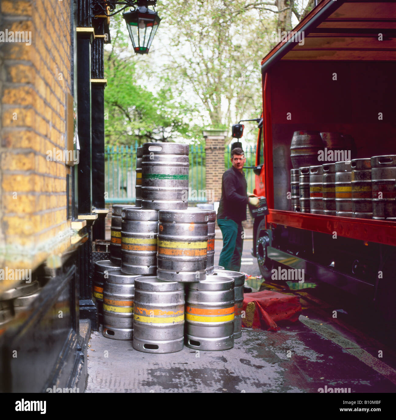 Fullers brewery chiswick hi-res stock photography and images - Alamy