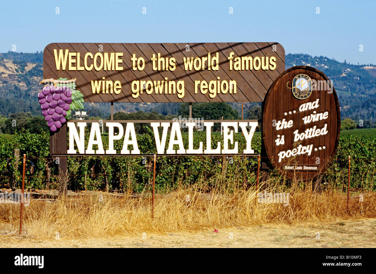Napa valley welcome sign hi-res stock photography and images - Alamy