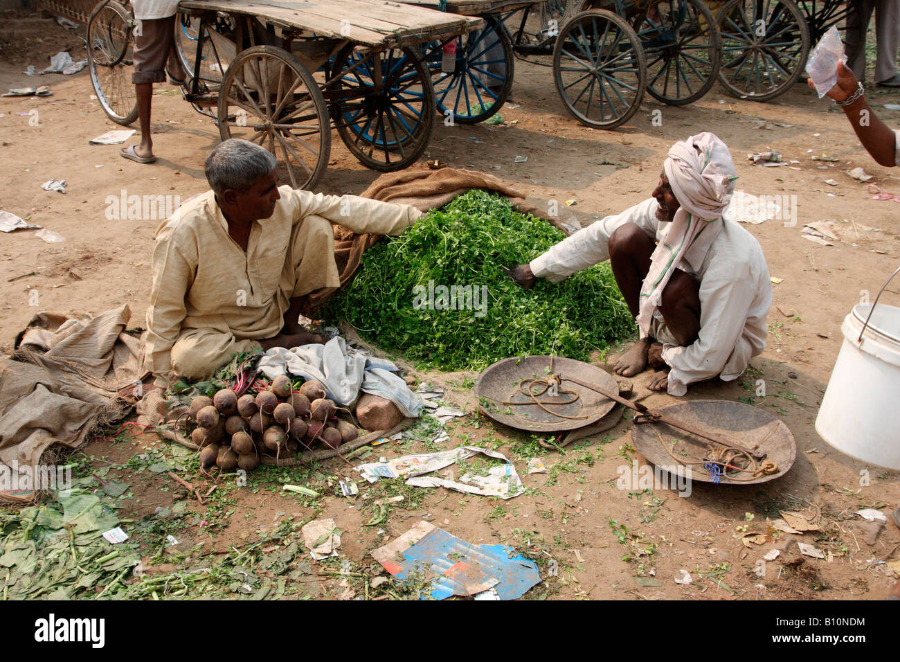 Traditional balance scales india hi-res stock photography and images ...