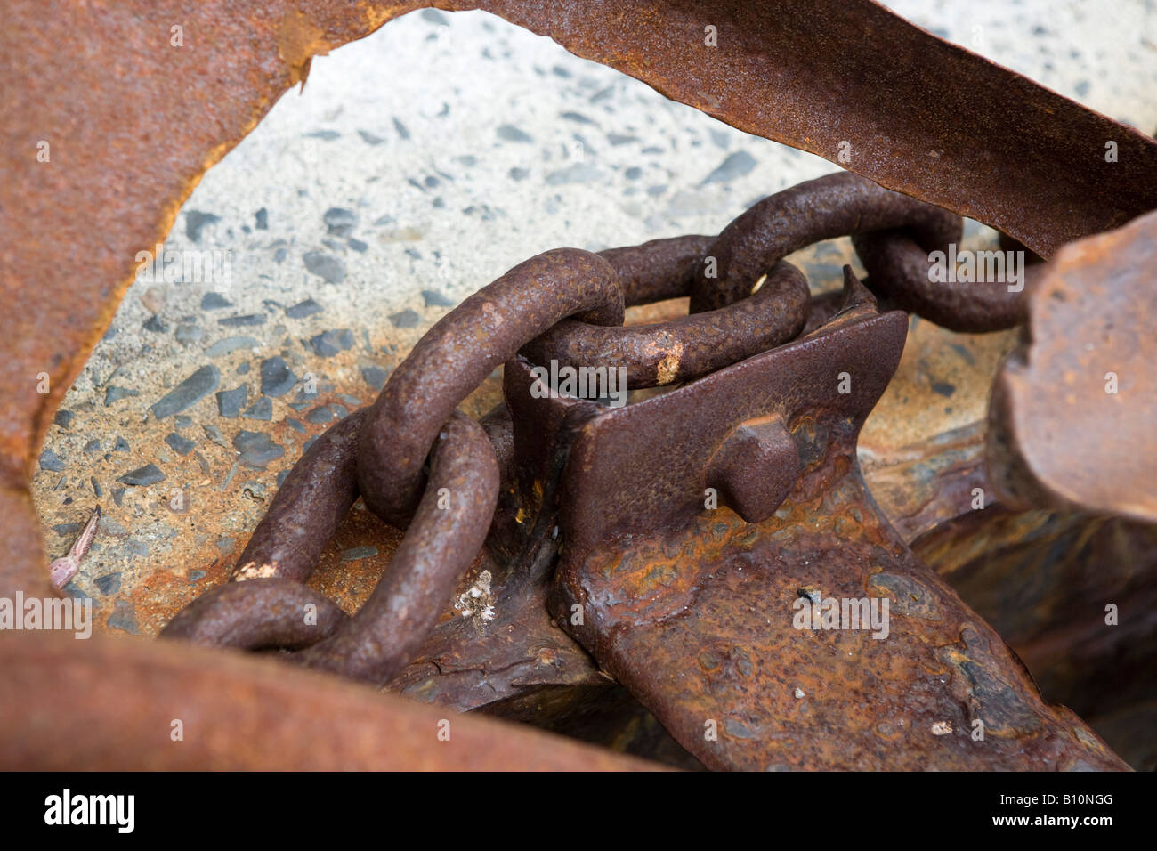 Metal rusty chain links hi-res stock photography and images - Alamy