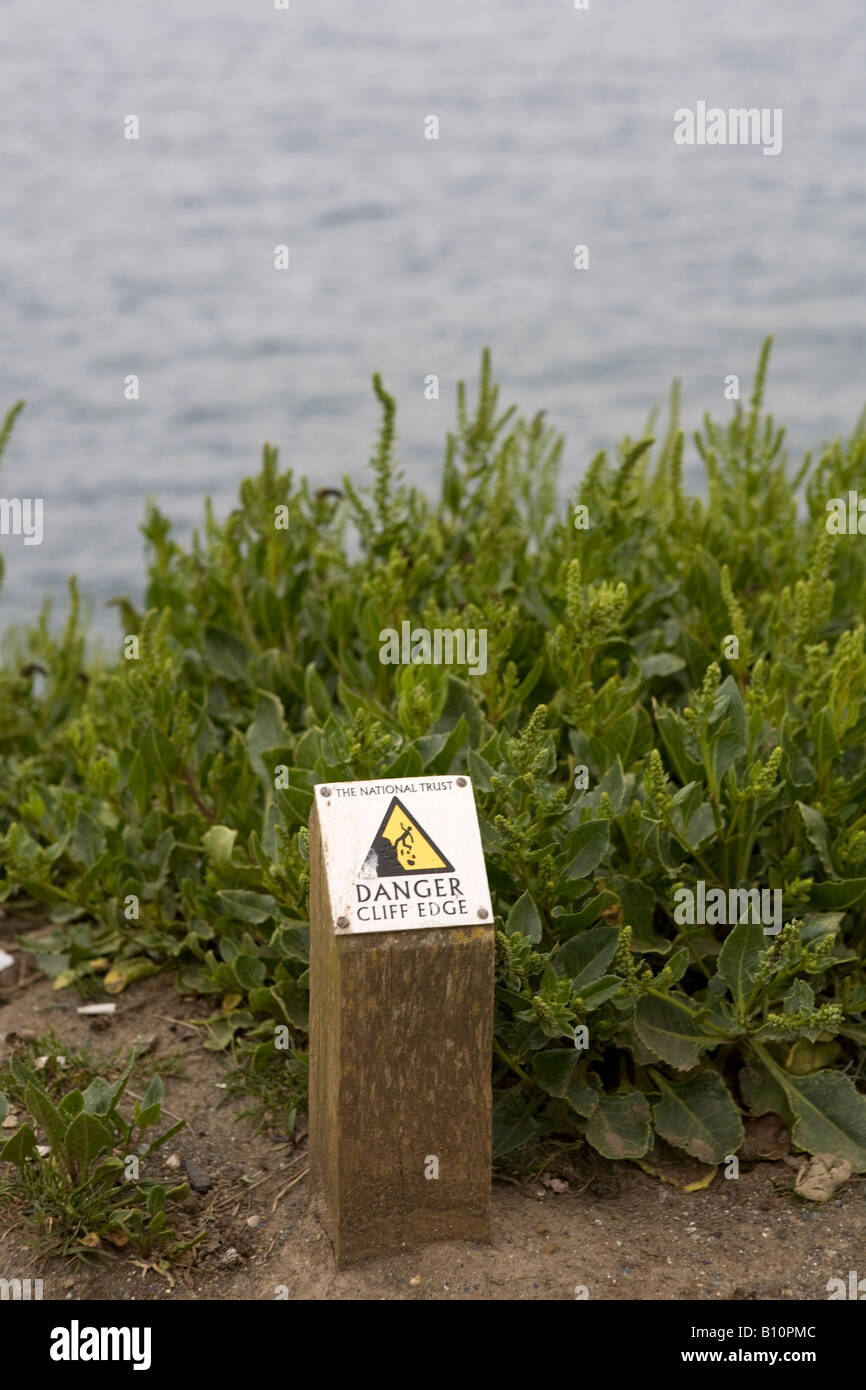 Danger Cliff Edge Sign Stock Photo - Alamy
