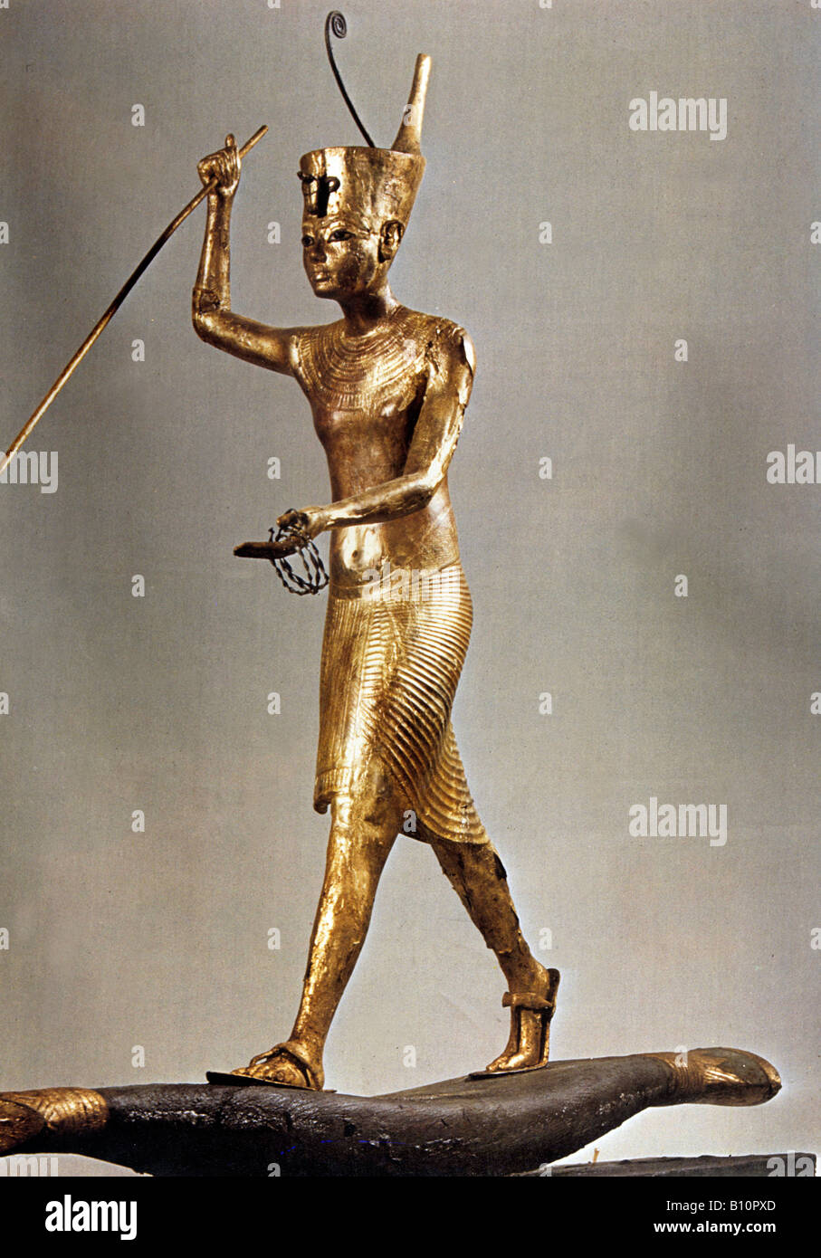 Tutankhamun Treasure. Tut as harpooner. Egypt Stock Photo - Alamy