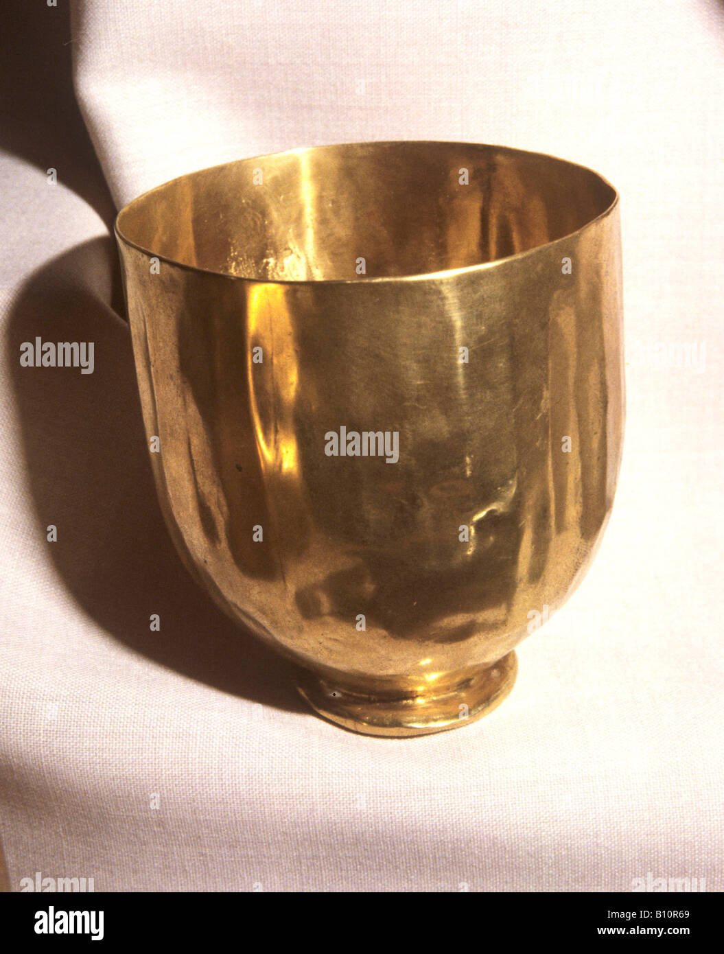 Gold cup hi-res stock photography and images - Alamy