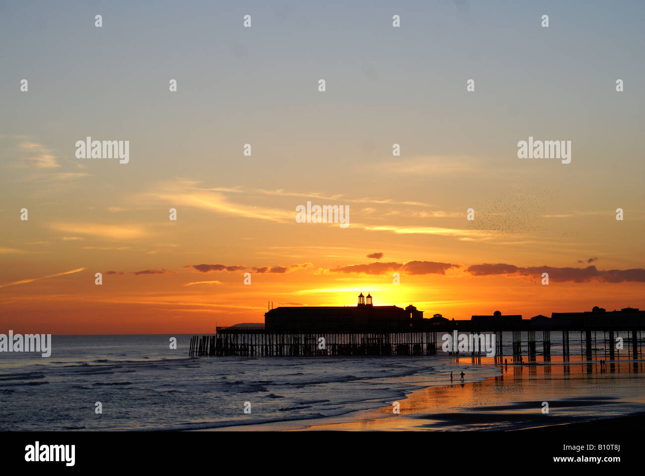 Sunset Hastings Pier Stock Photo - Alamy