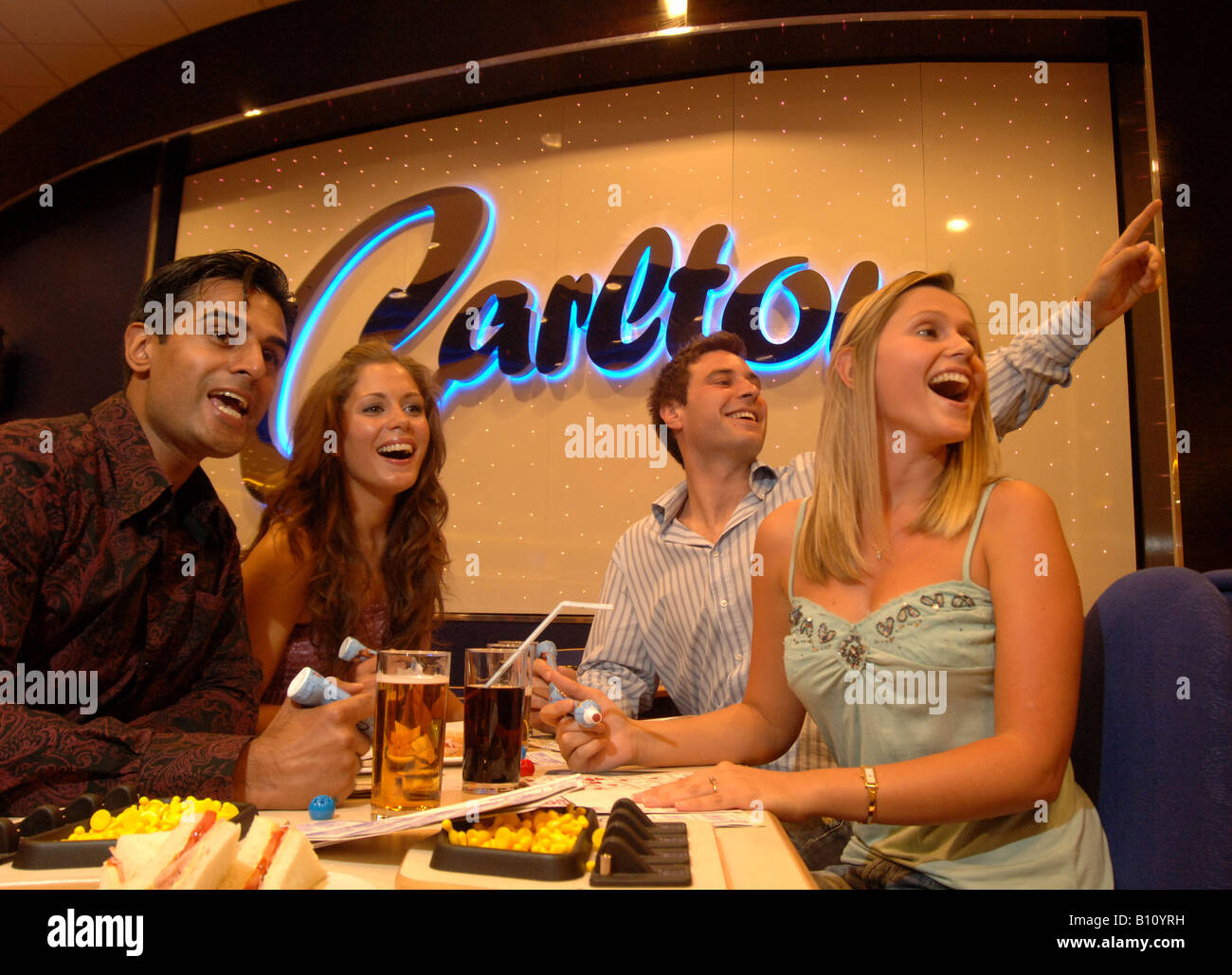 Bingo players hi-res stock photography and images - Alamy