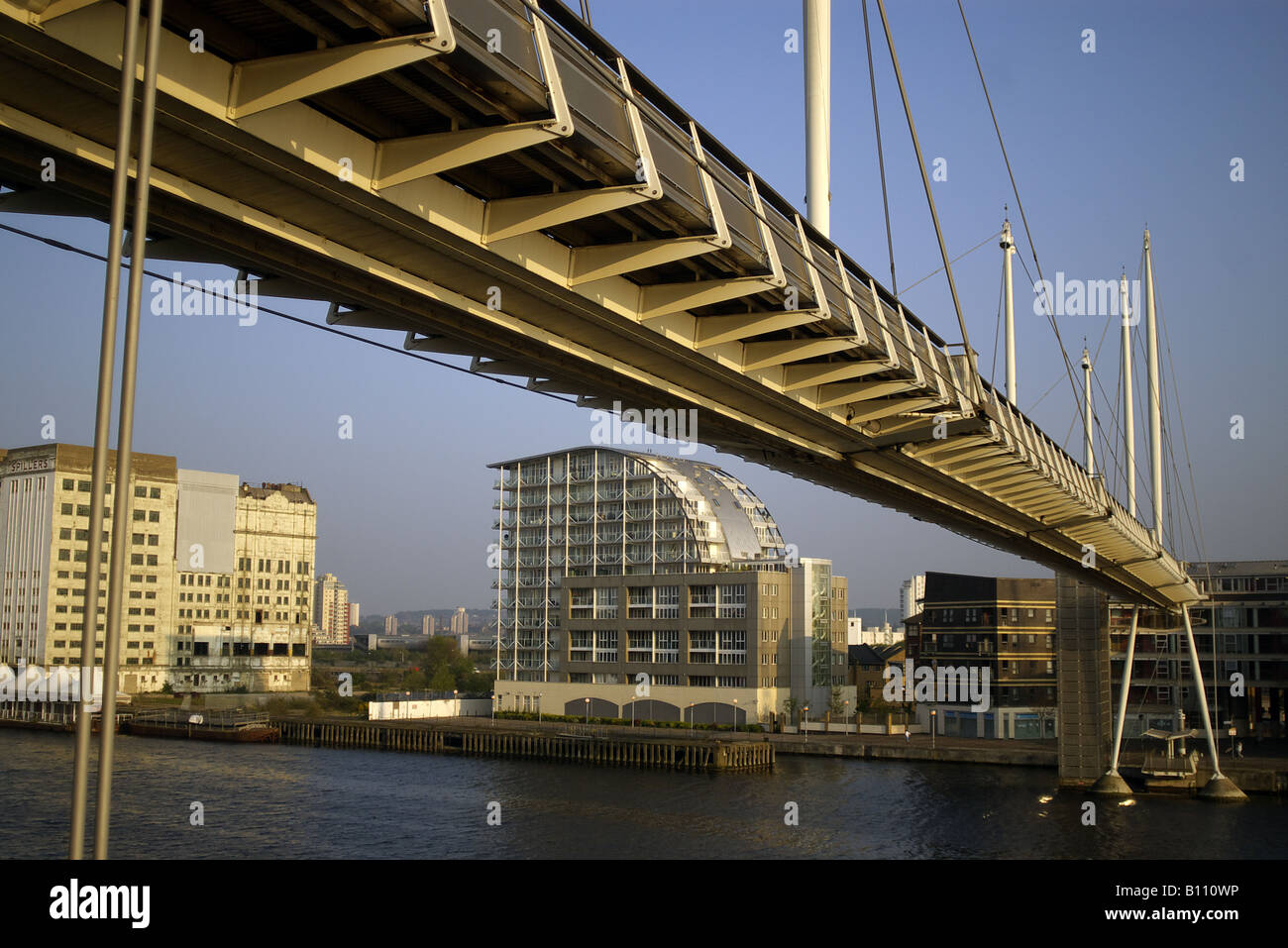 Bridge over the Thames in the Docklands area of London Stock Photo - Alamy