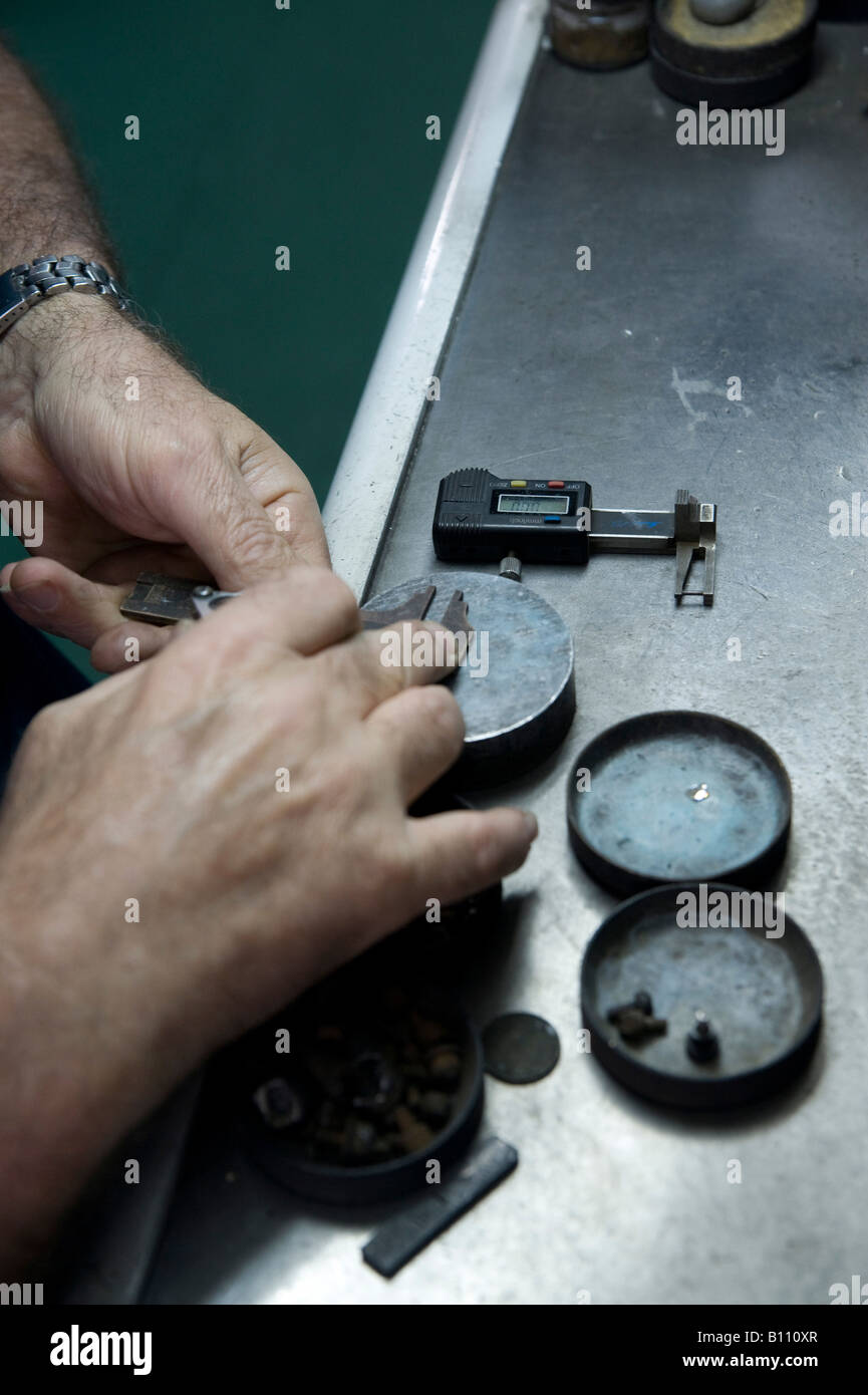 Israel diamond worker hi-res stock photography and images - Alamy