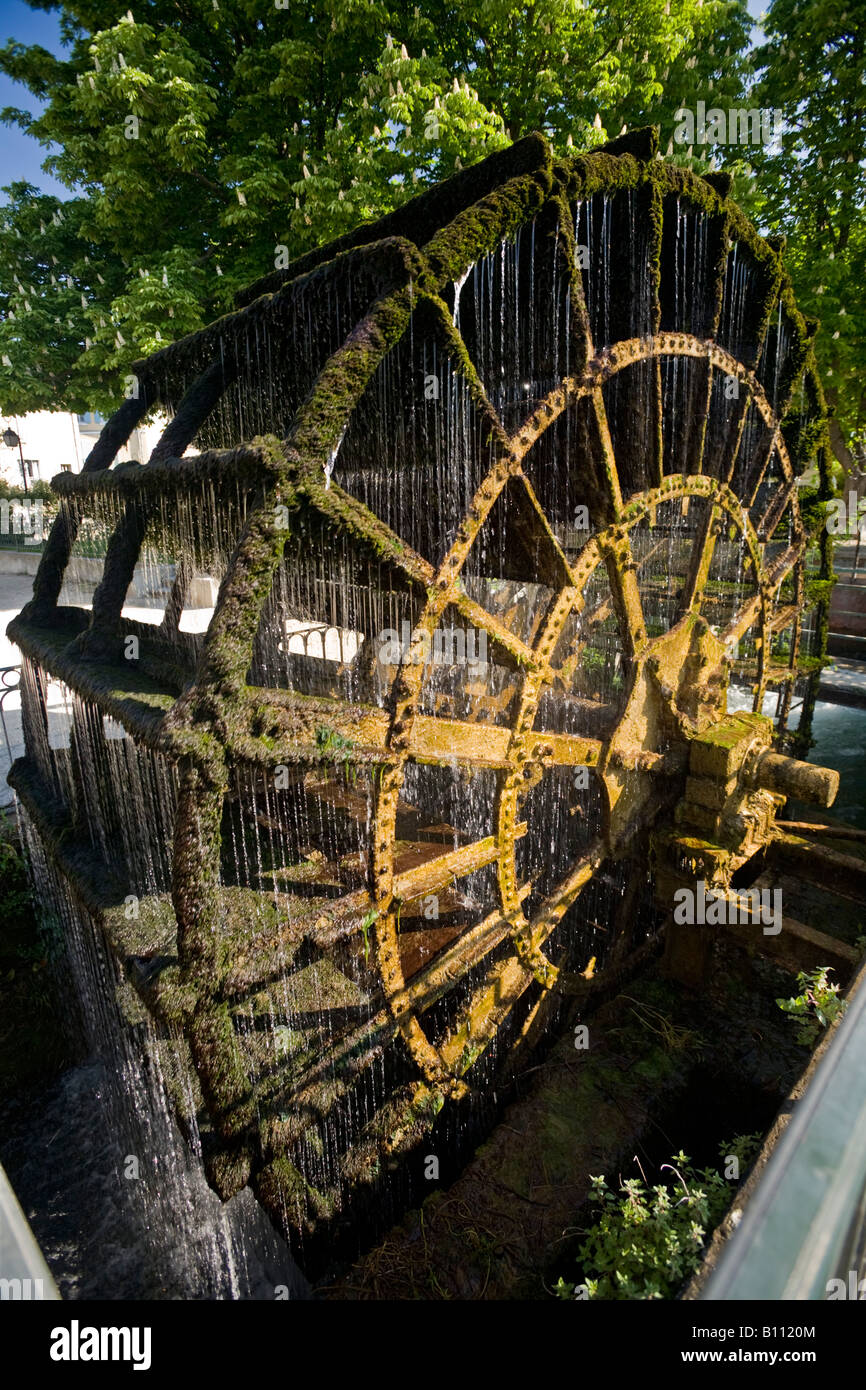A paddle wheel in Isle on the Sorgue (Vaucluse -France). Roue à aubes ...