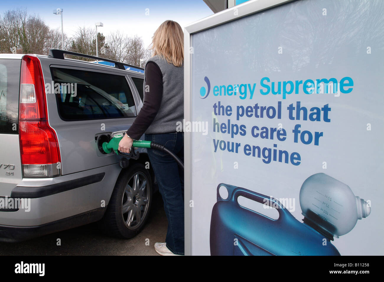 Esso pump hi-res stock photography and images - Alamy