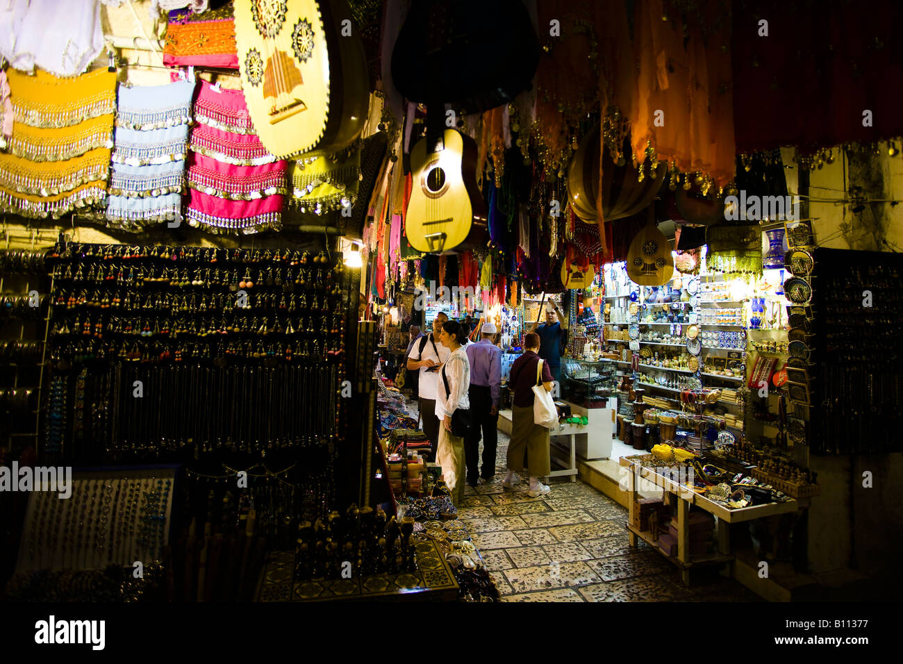Israel Jerusalem old city market bazaar Stock Photo - Alamy
