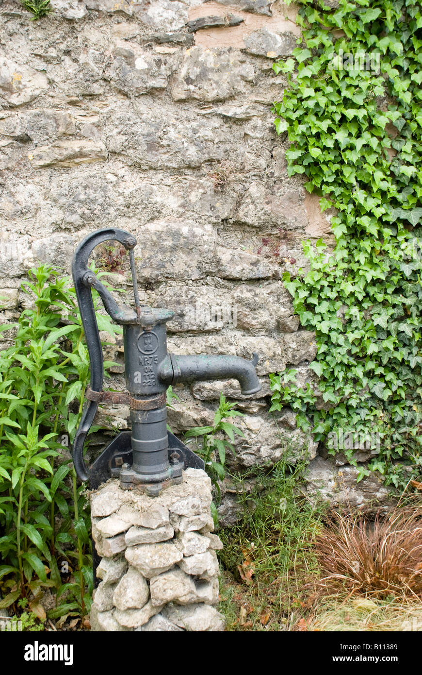 village water pump Stock Photo - Alamy village water pump Stock Photo - Alamy
