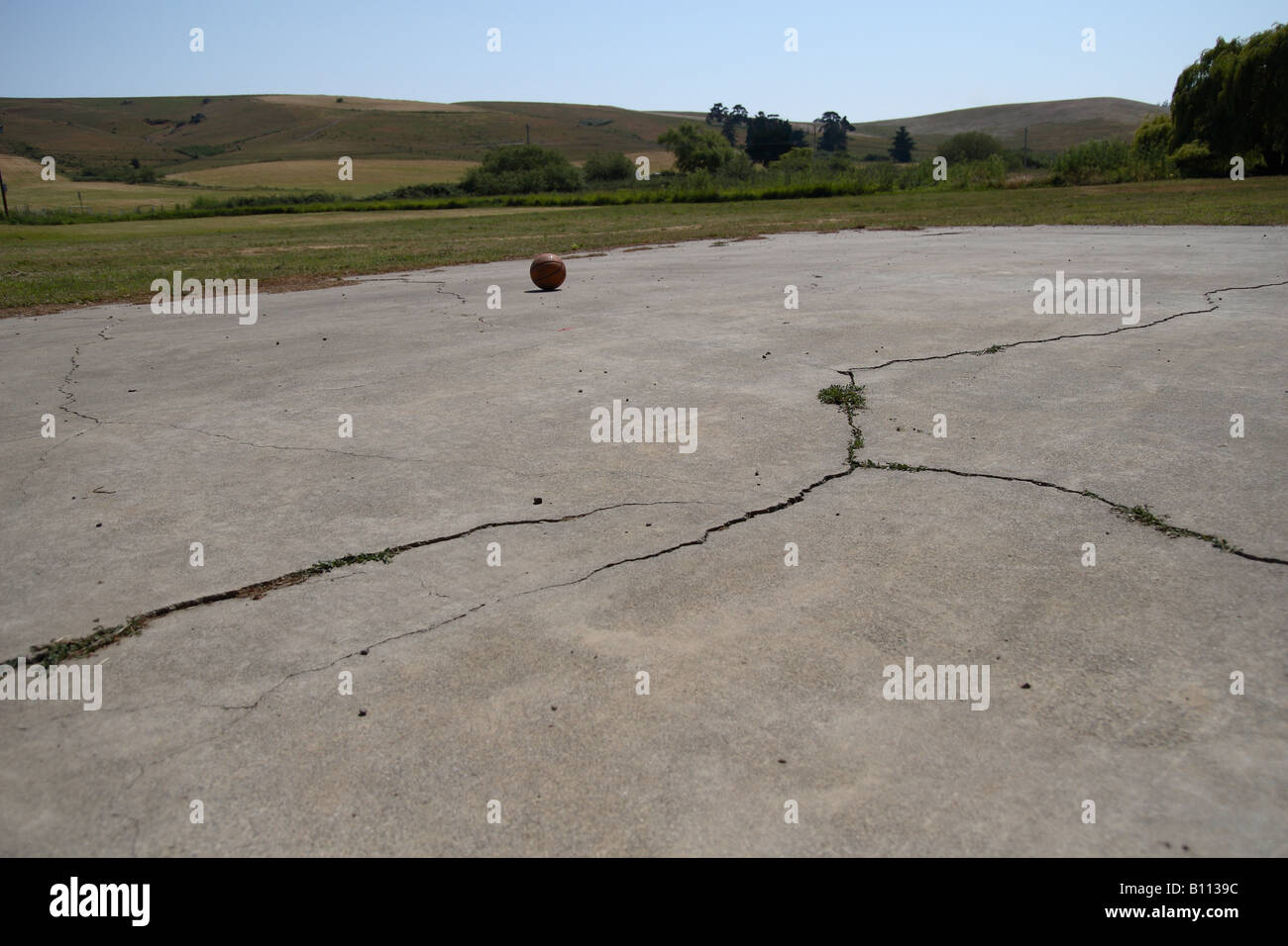 Rundown playground hi-res stock photography and images - Alamy