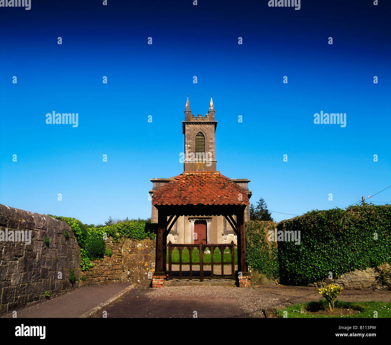 Lychgates hi-res stock photography and images - Alamy