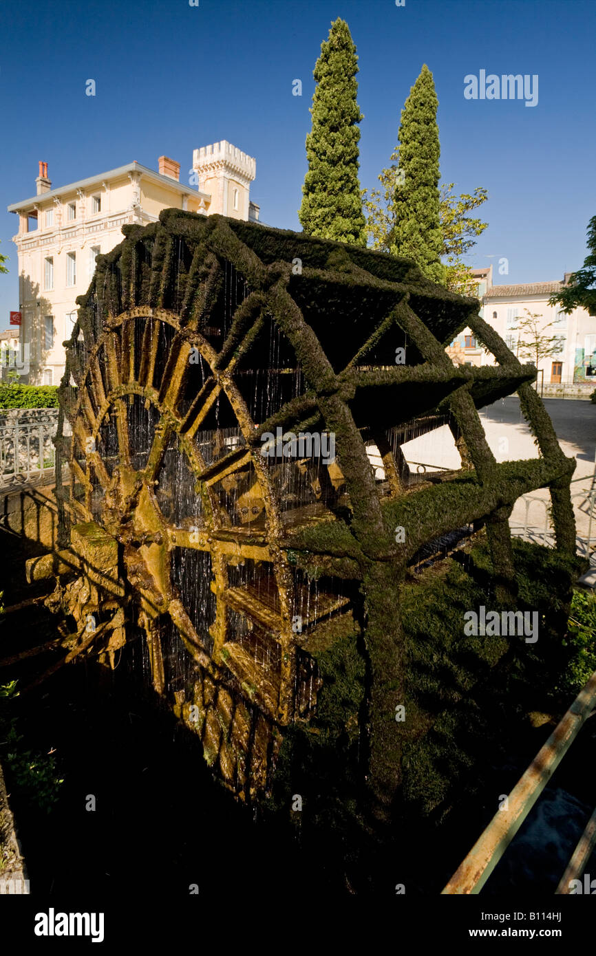 A paddle wheel in Isle on the Sorgue (Vaucluse -France). Roue à aubes ...