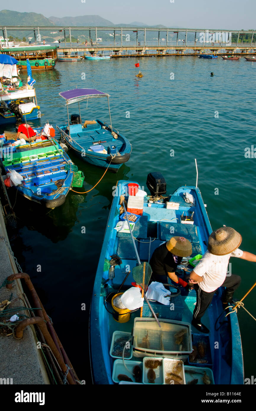 Saikung new territories fishing boats hi-res stock photography and images - Alamy