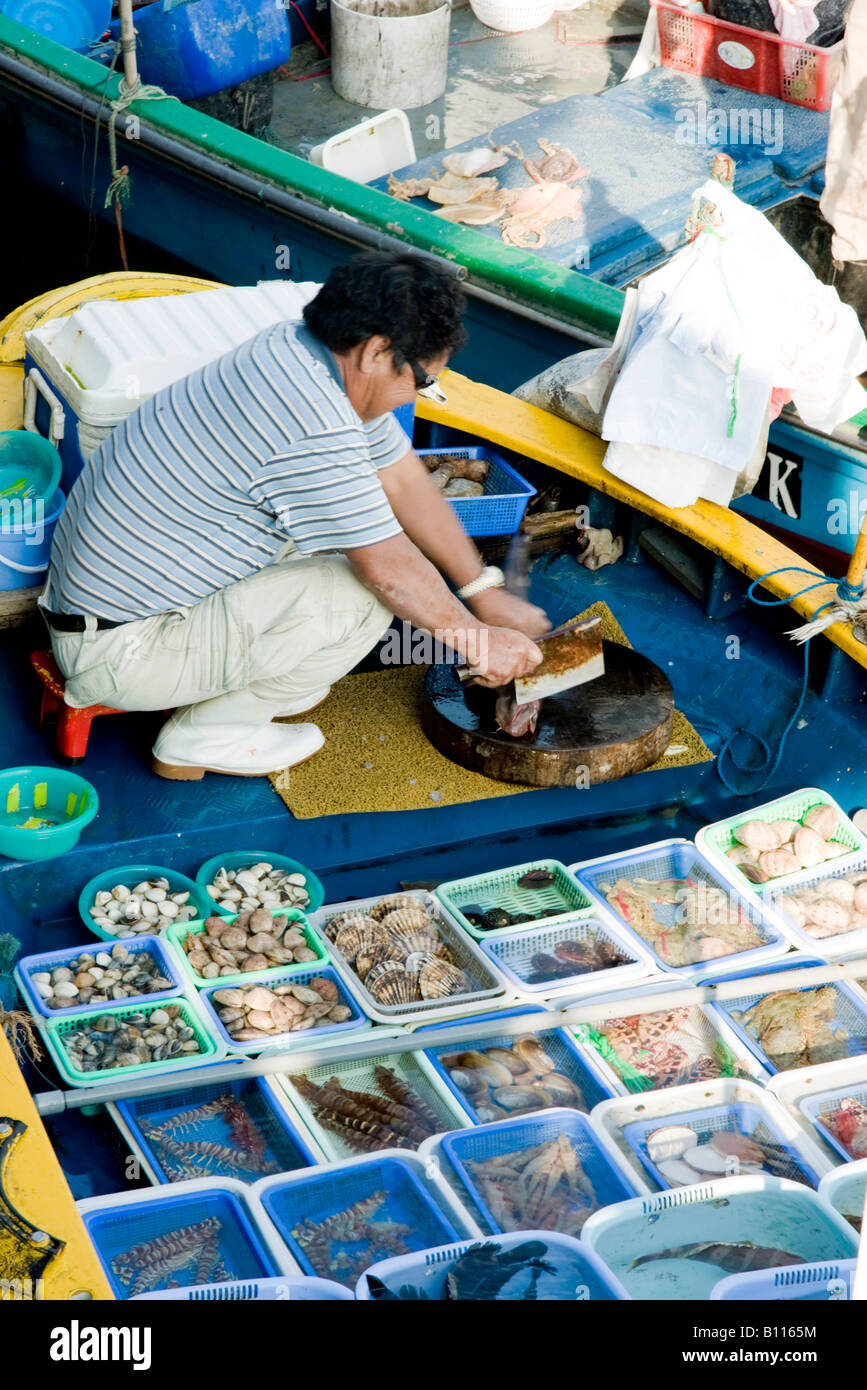 Saikung new territories fishing boats hi-res stock photography and images - Alamy