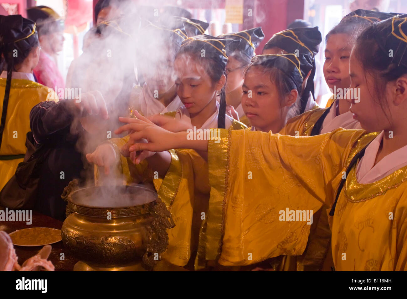 Students and teachers celebrate Confucius birthday Stock Photo - Alamy