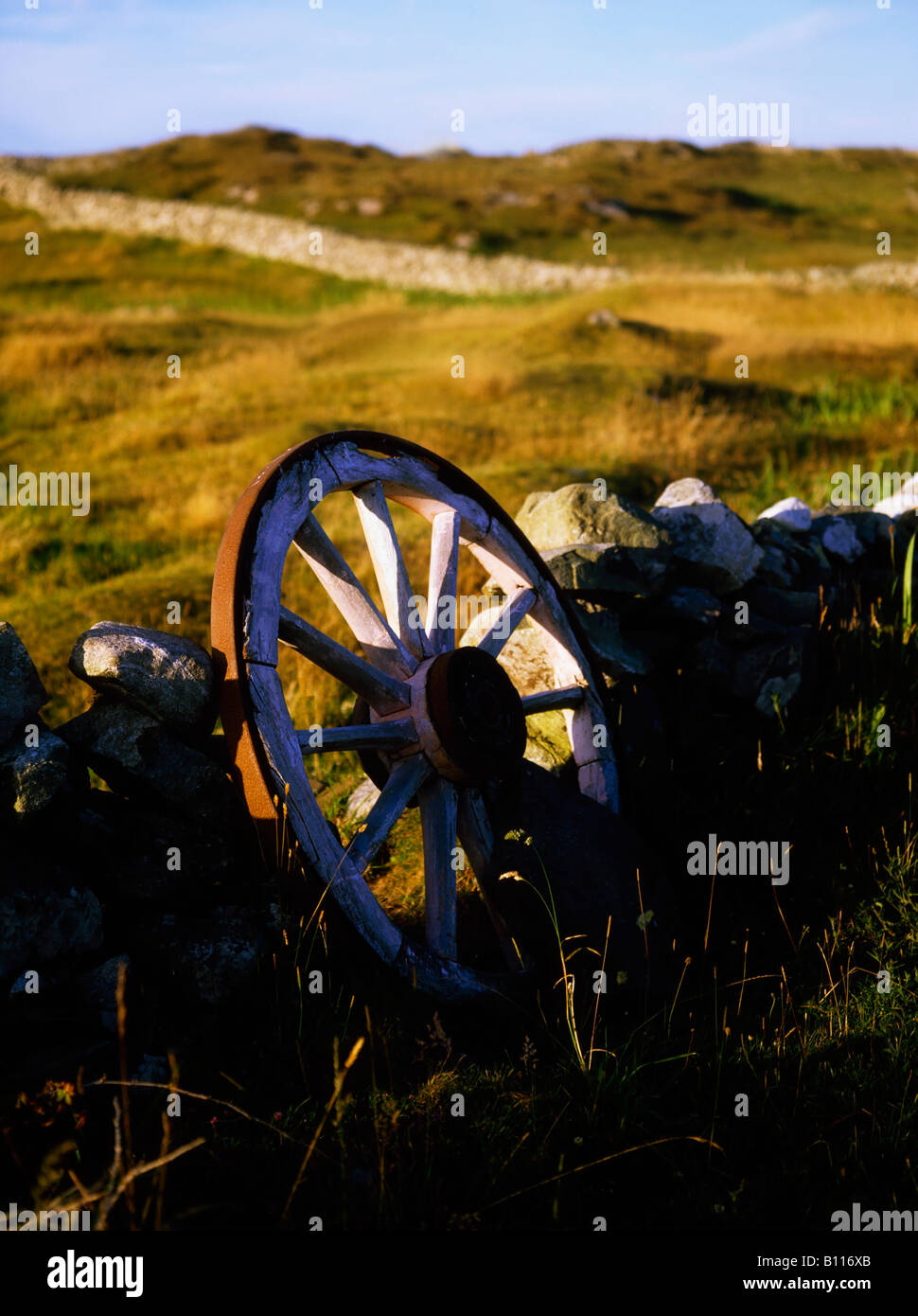 Traditional farmstead and Stone wall Stock Photo - Alamy
