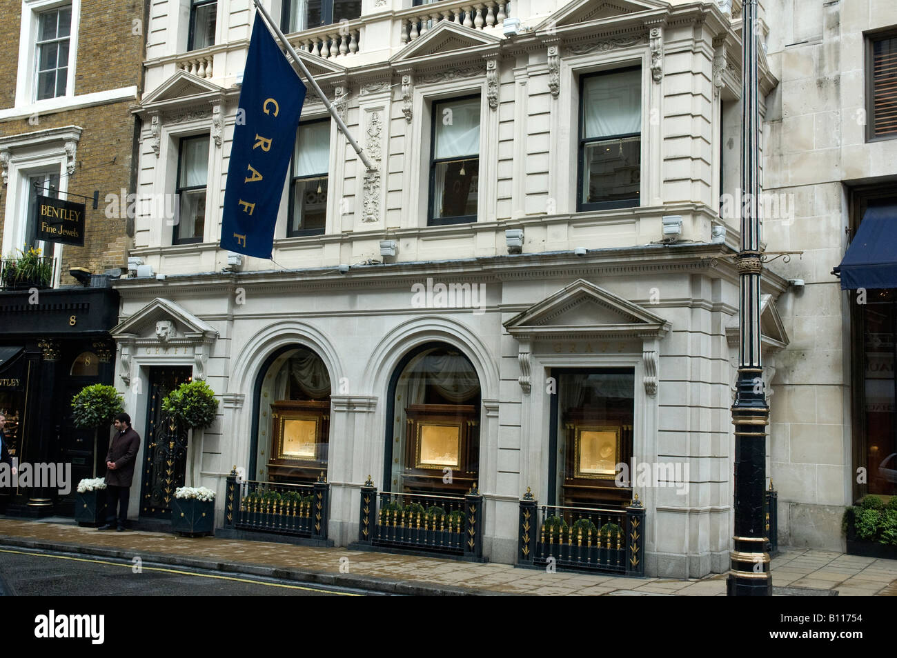 GRAFF Jewellery Old Bond Street London England UK Stock Photo - Alamy