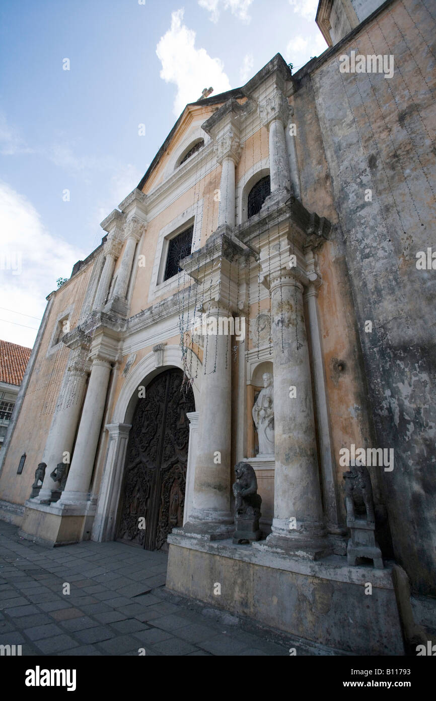 Facade of San Agustin Church in Intramuros Stock Photo - Alamy