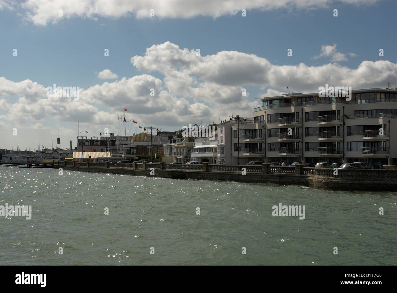 Victoria Parade, Cowes, Isle of Wight Stock Photo - Alamy