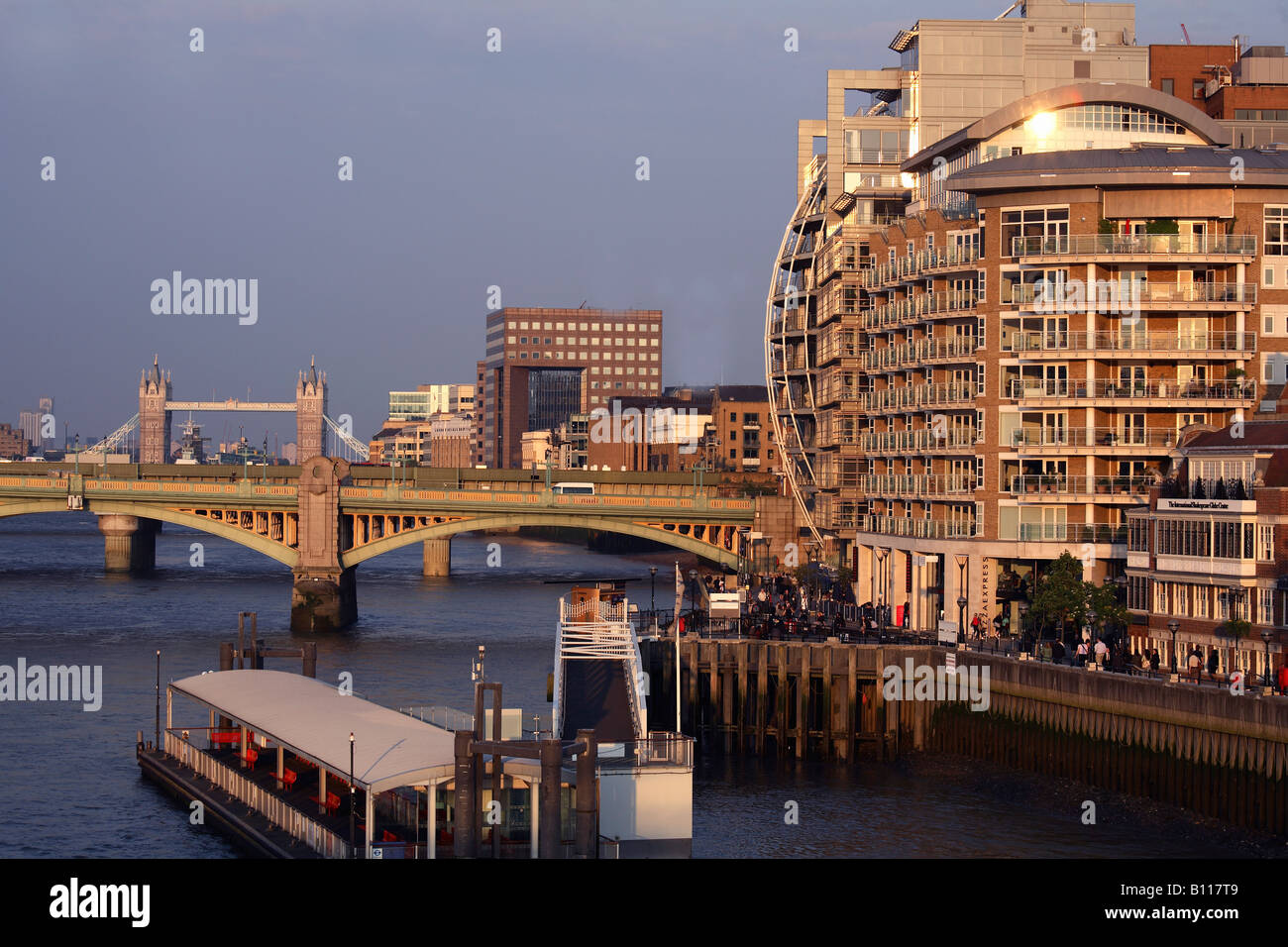 UK Britain England London London Bridge riverside scene Stock Photo - Alamy