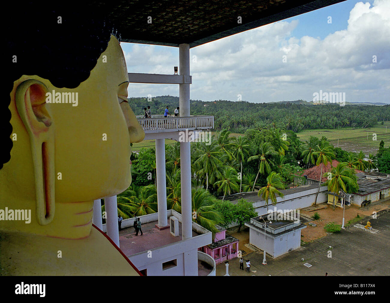 Buddha's Head, Matara Temple Stock Photo - Alamy