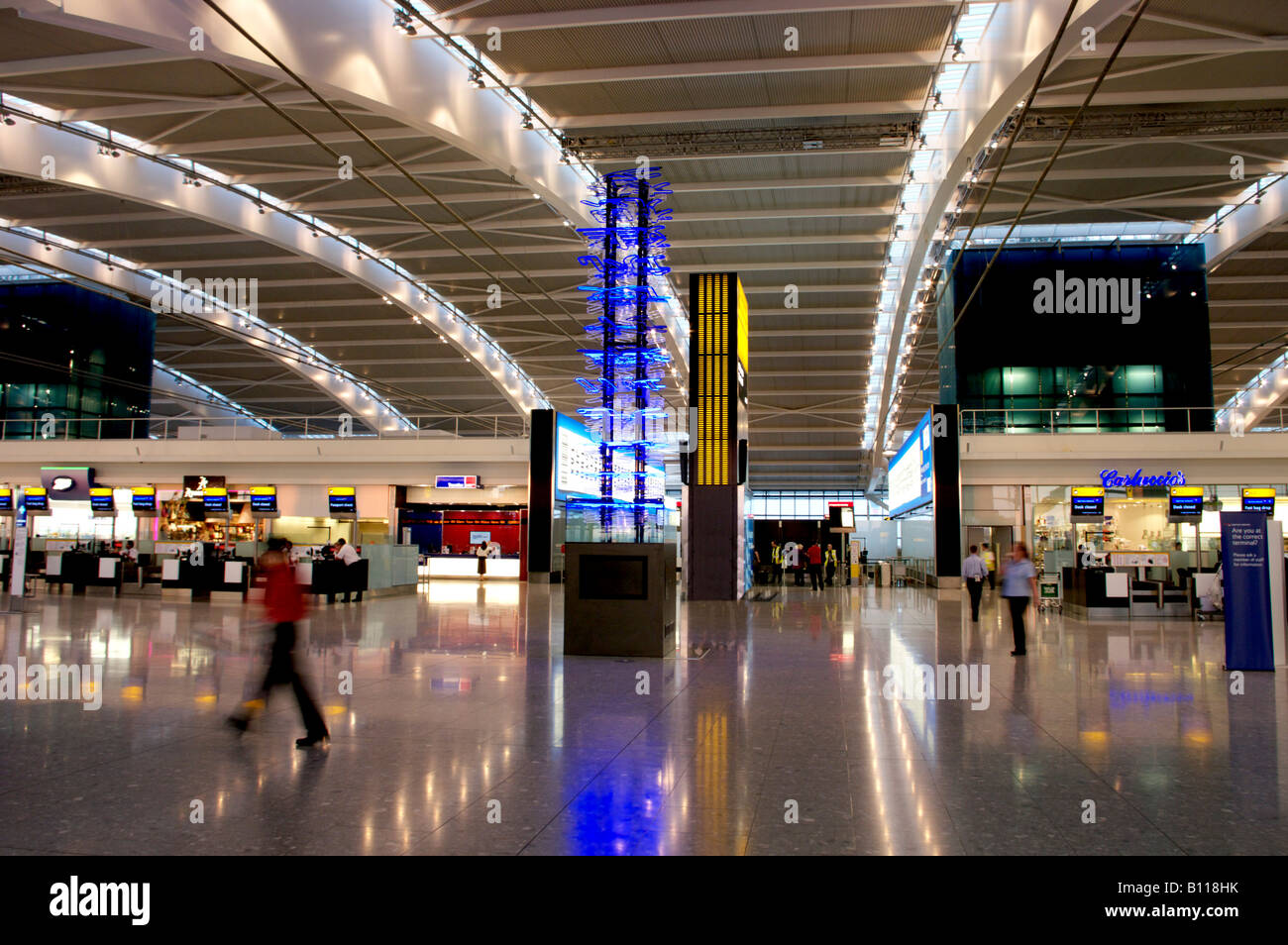 Terminal 5 heathrow hi-res stock photography and images - Alamy