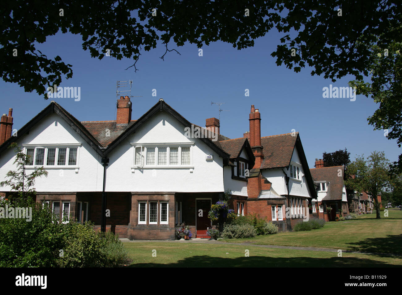 Cottages on Church Road of Port Sunlight Village, Cheshire, near the ...