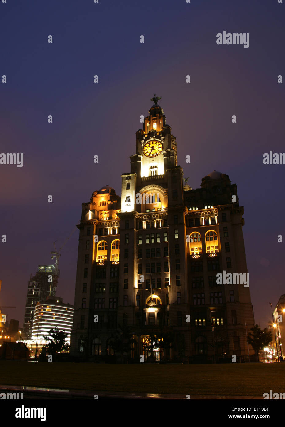 City of Liverpool, England. Night view of the Royal Liver building at ...