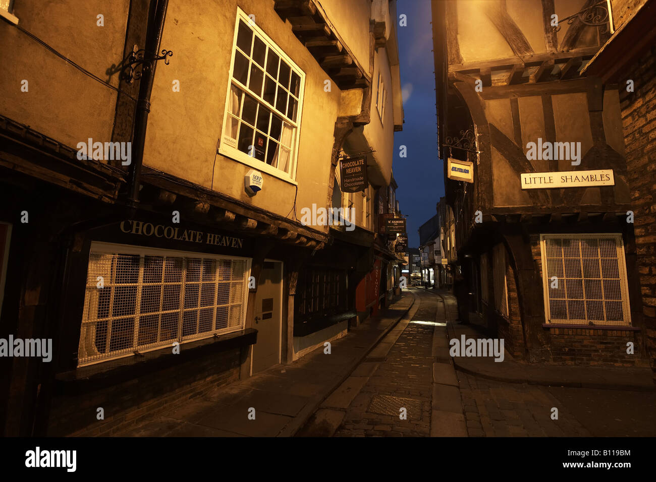 The medieval narrow street of the Shambles and Little Shambles York ...