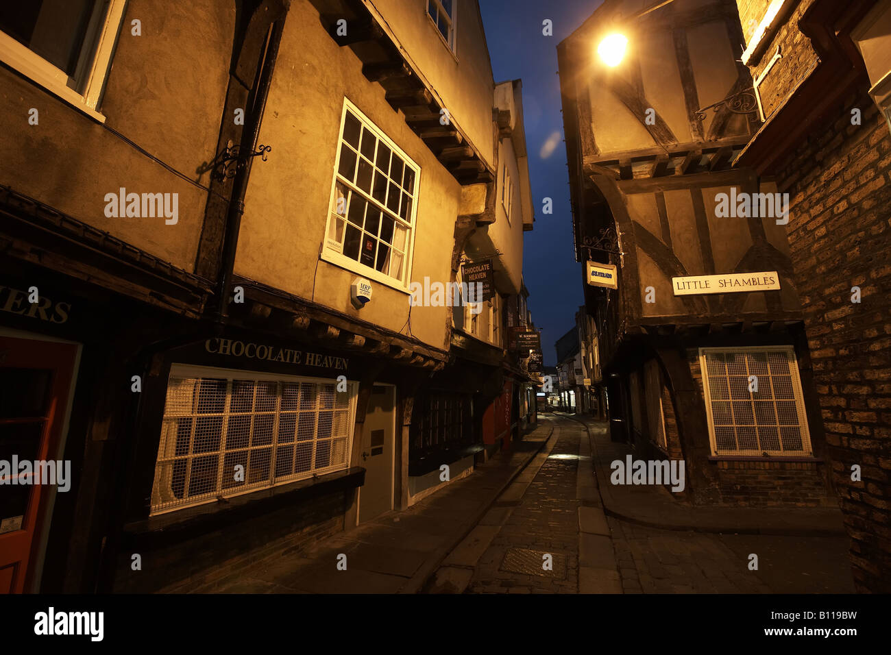 The medieval narrow street of the Shambles and Little Shambles York ...