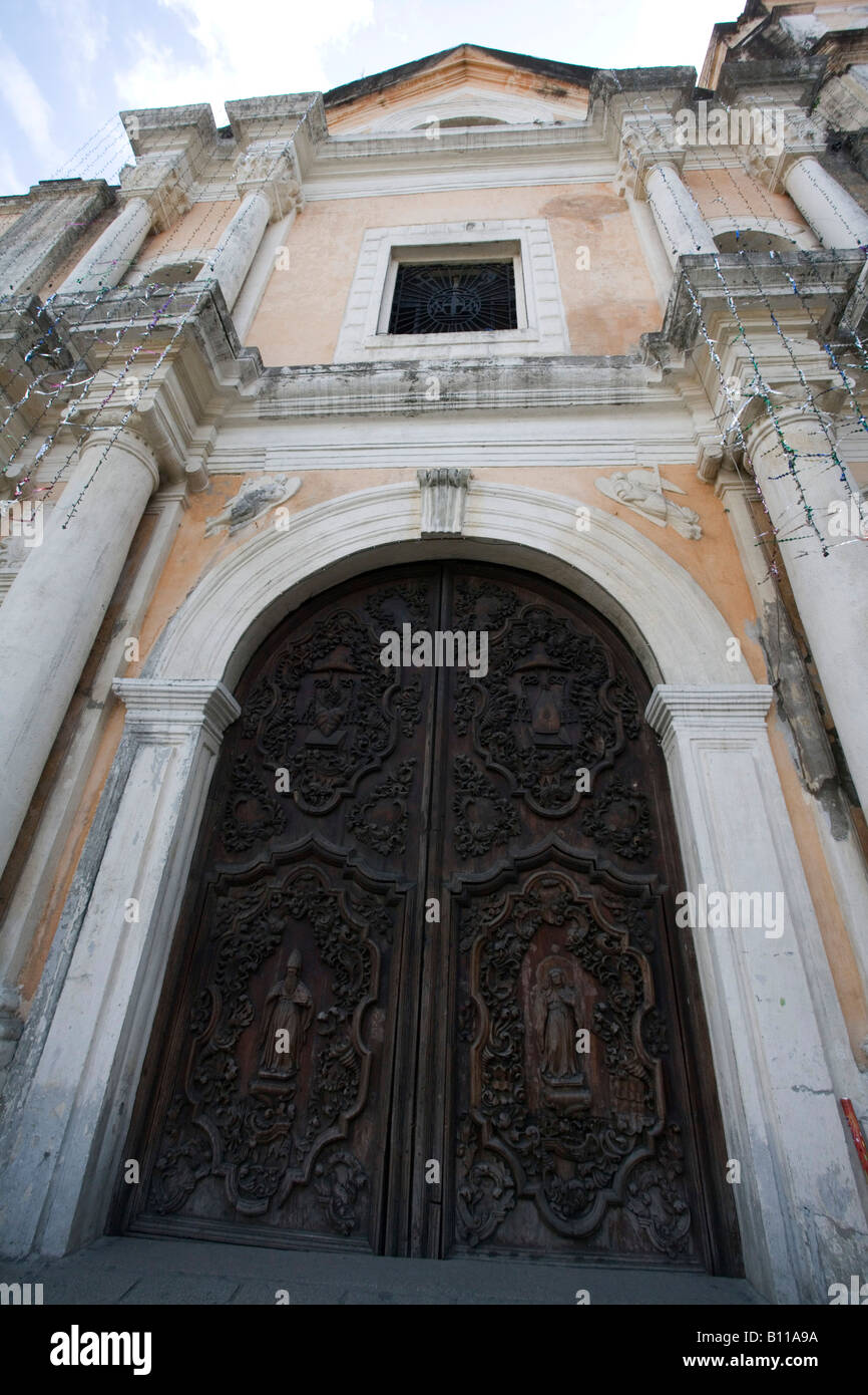 Facade of San Agustin Church in Intramuros Stock Photo - Alamy