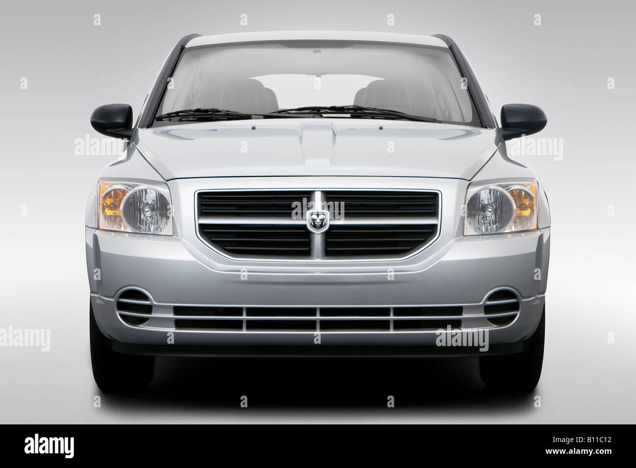 2008 Dodge Caliber SE in Silver - Low/Wide Front Stock Photo - Alamy