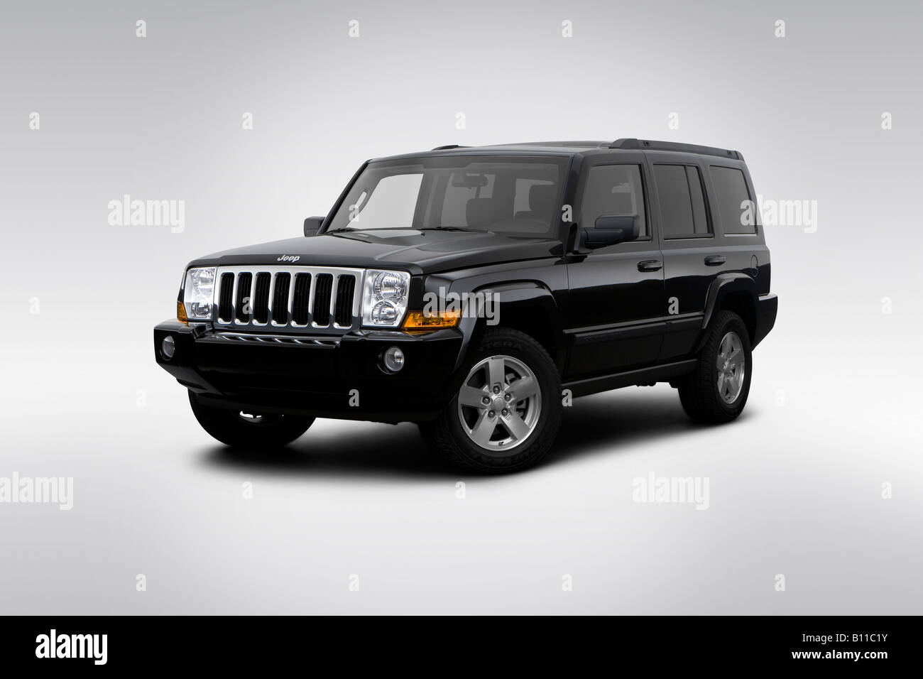 2008 Jeep Commander Sport in Black - Front angle view Stock Photo - Alamy
