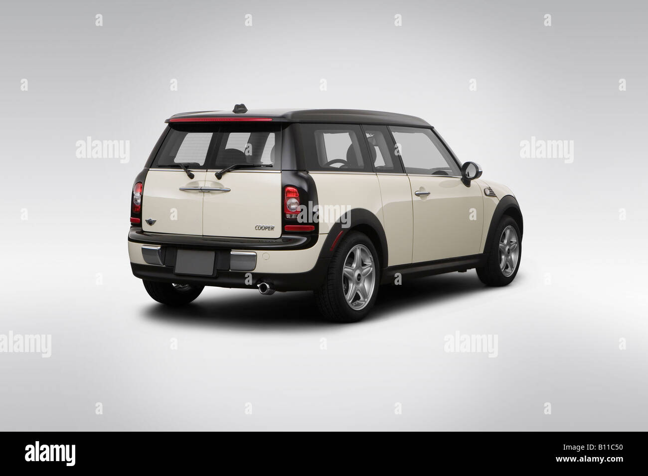 2008 Mini Cooper Clubman in White - Rear angle view Stock Photo - Alamy