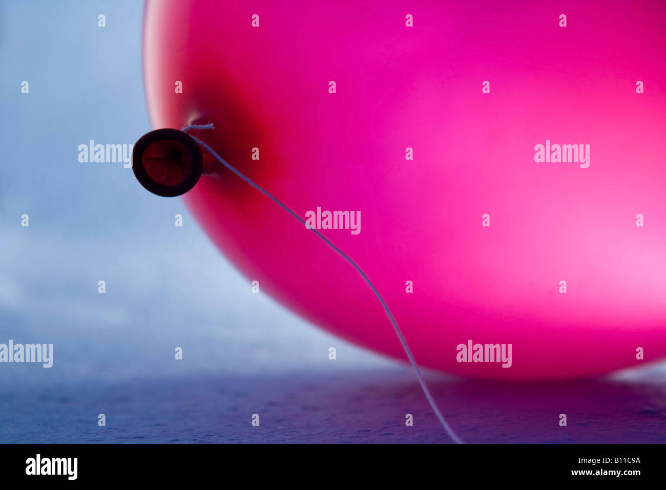 Red balloon knot hi-res stock photography and images - Alamy