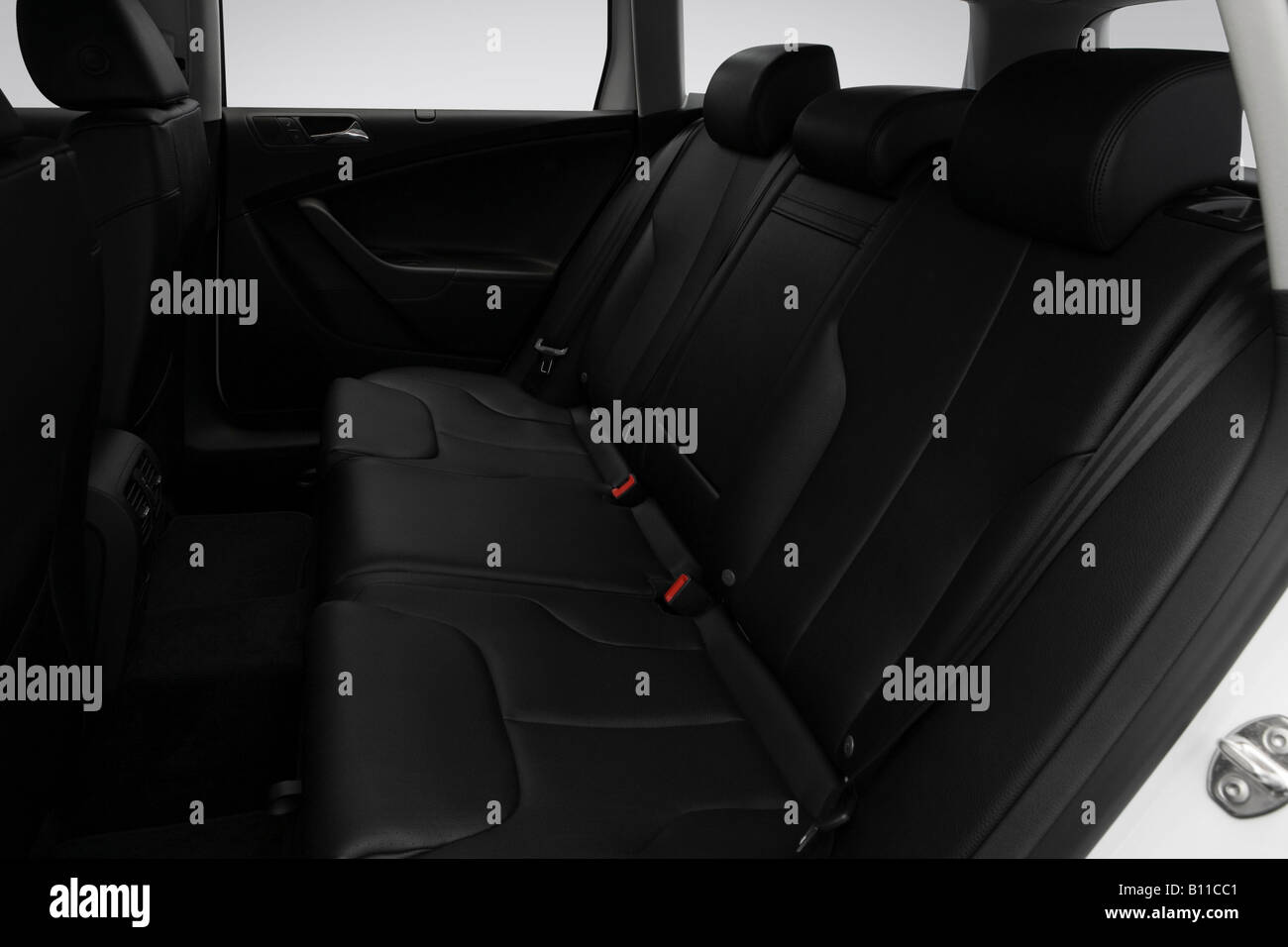 2008 Volkswagen Passat Turbo in White - Rear seats Stock Photo - Alamy