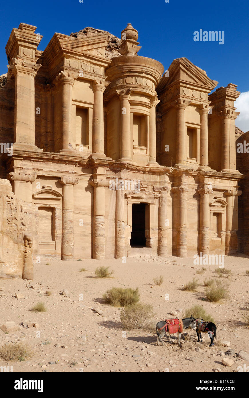 Tomb temple ed deir hi-res stock photography and images - Alamy