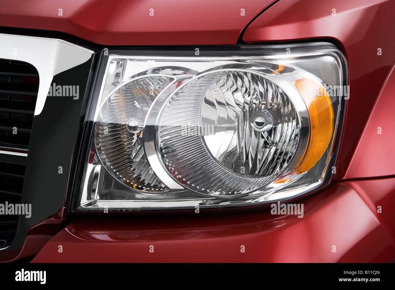 2008 Dodge Durango Limited in Red - Headlight Stock Photo - Alamy