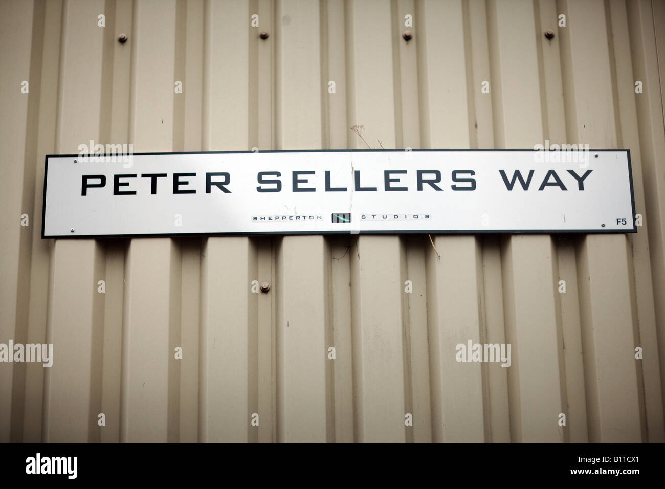 Shepperton studios hi-res stock photography and images - Alamy